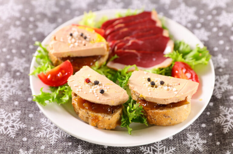 5 Weird French Christmas Food Traditions To Try or Not!?